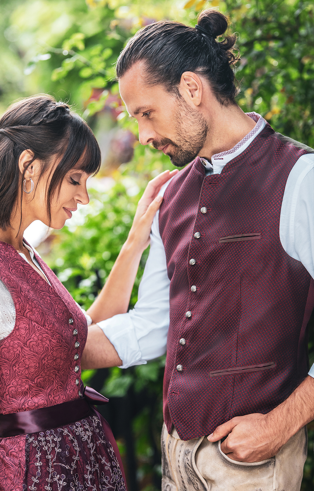 Marjo Trachten Waistcoats PAUL purpur - bestellen