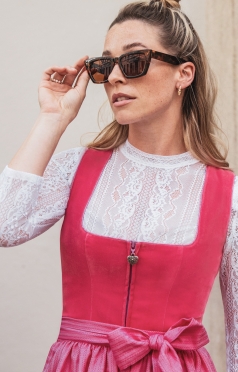 Dirndls in alle kleuren en maten verkrijgbaar